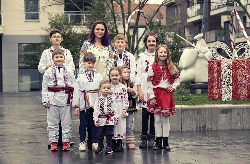 Copiii români din Roeselare ne aduc în case bucuria sărbătorilor și ne ...